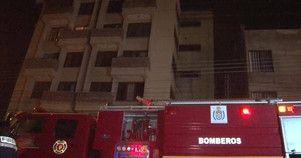 Alerta por incendio en el quinto piso de un edificio en Cochabamba