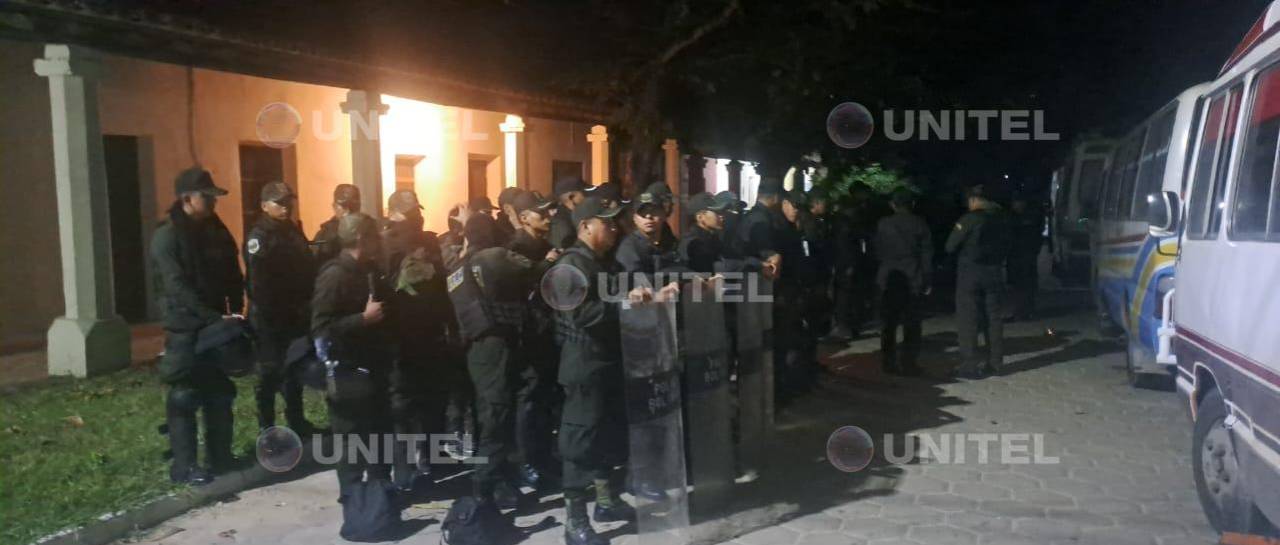 Contingente policial se dirige al pozo petrolero tomado por campesinos ...