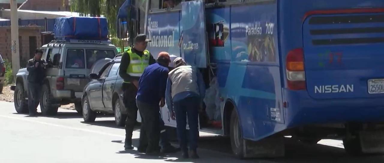 Arrestan a una persona y decomisan más de 400 litros de gasolina que ... Arrestan a una persona y decomisan más de 400 litros de gasolina que ...