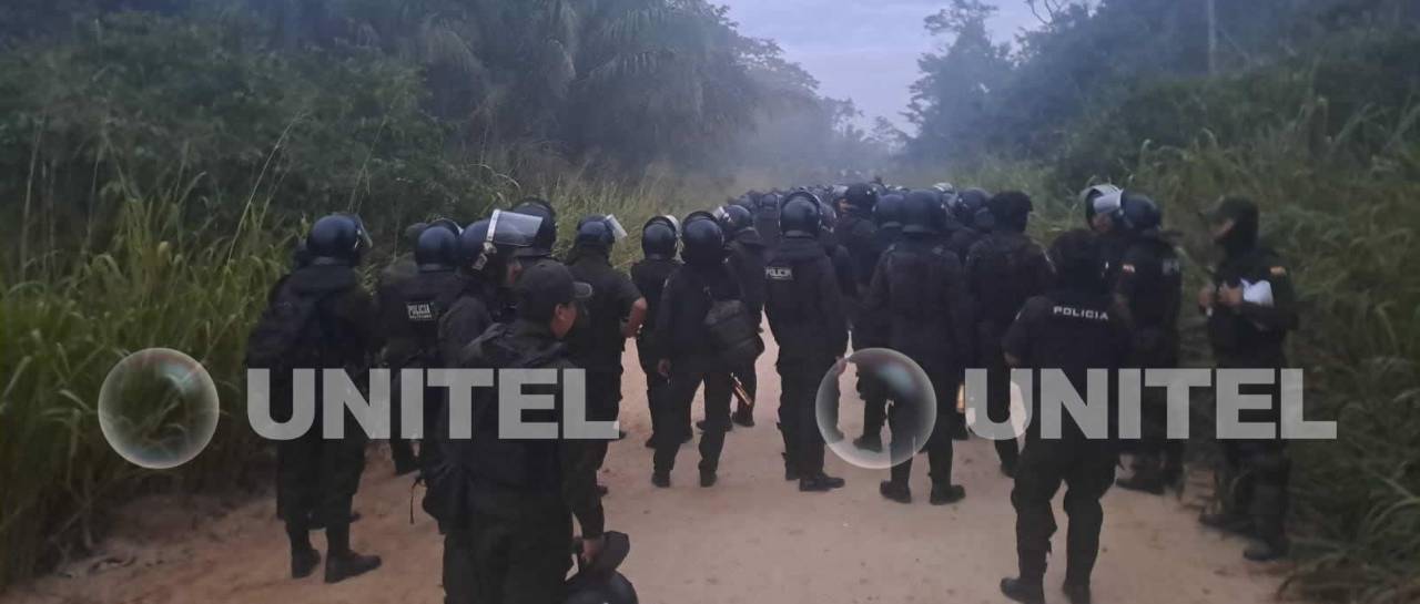 La Policía busca liberar pozo de YPFB tomado por movilizados en Santa ...